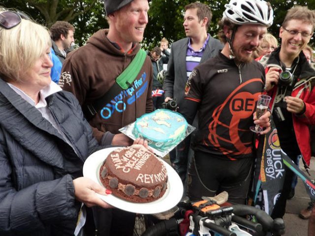 Wereldrecord: in 91 dagen rond de wereld | Fiets.nl - Race en MTB website