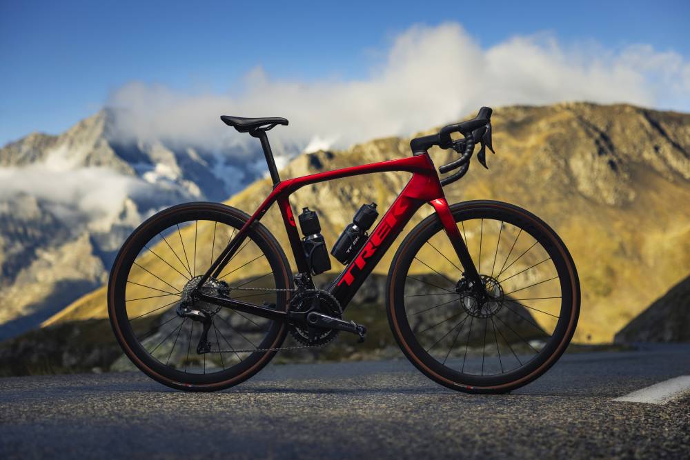 Trek Domane+ SLR, lichtgewicht racefiets met ondersteuning | Fiets.nl ...