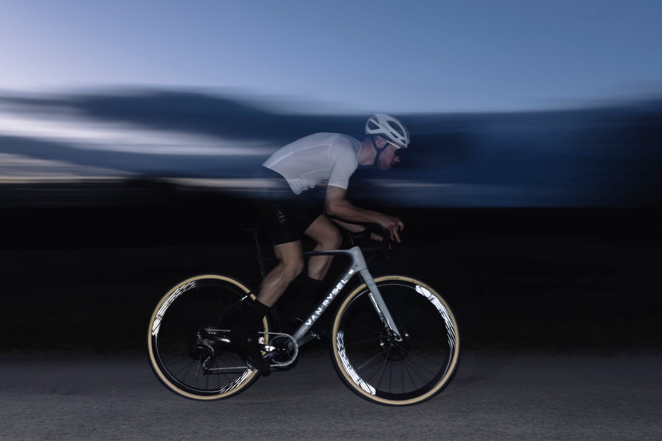 Van Rysel lanceert premium crossfiets; de RCX II Pro 'North Star ...