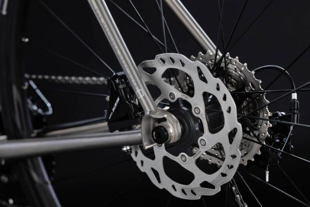 Van Nicholas presenteert vernieuwde Ventus titanium racefiets | Fiets ...