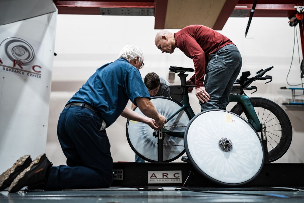 Zipp Super-9 Disc wiel voor tijdrit en triatlon | Fiets.nl - Race en ...