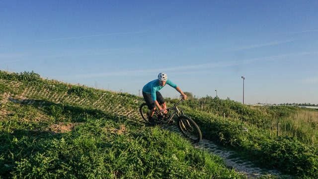 Vrijdag bosdag: hoe ga je goed door de bocht? | Fiets.nl - Race en MTB ...